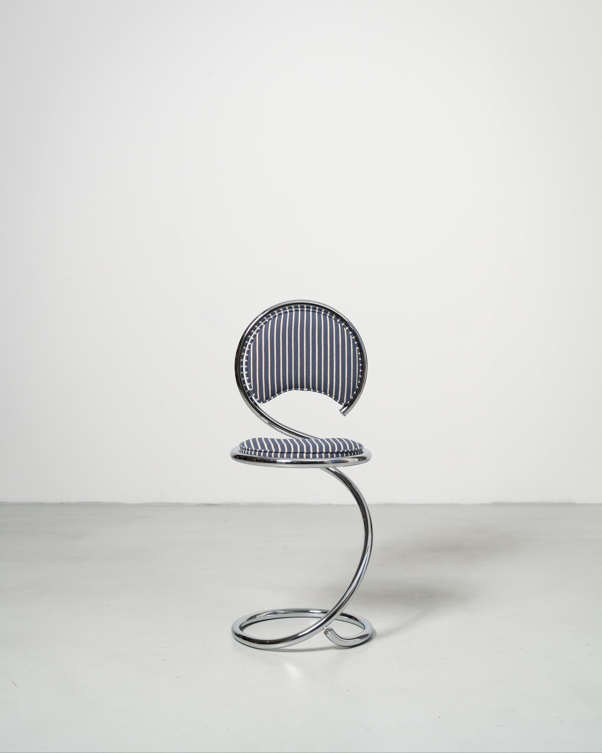 PH Snake Chair by Poul Henningsen | PH Furniture